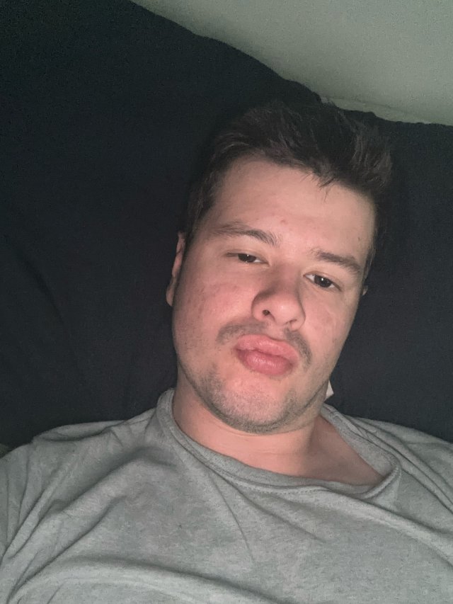 Zachary, 28, Pomeroy - "GayFriendly"