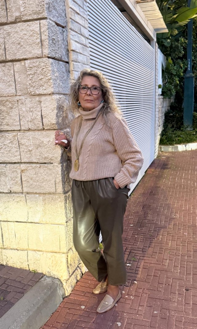 יפה אפרת פישר, 73, ראשון לציון - "date50plus"