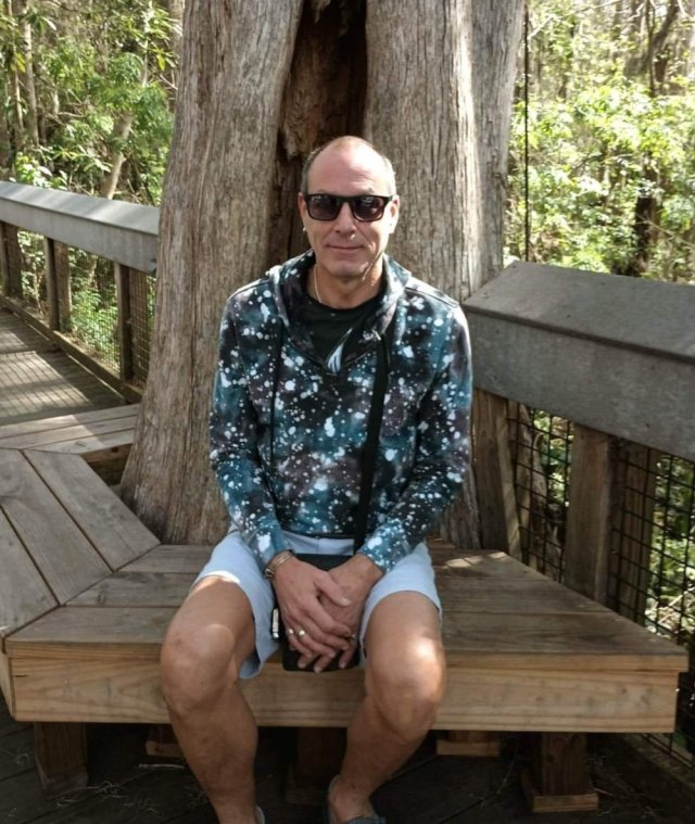 Gregory, 60, Ocala - "GayFriendly"