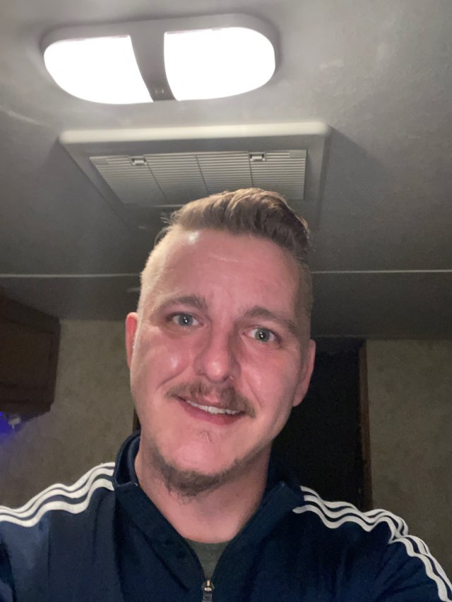 Justin, 42, Spokane - "GayFriendly"