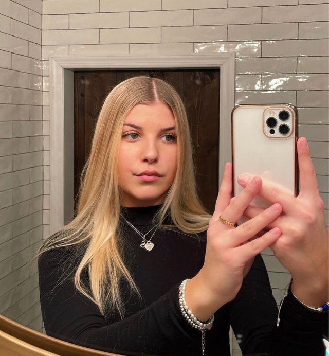 Samira, 22, كولونيا - "Ahlam"