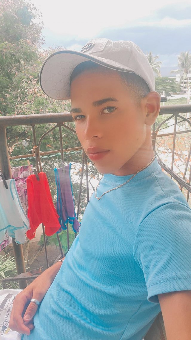 Yoanis, 20, Havana - "GayFriendly"