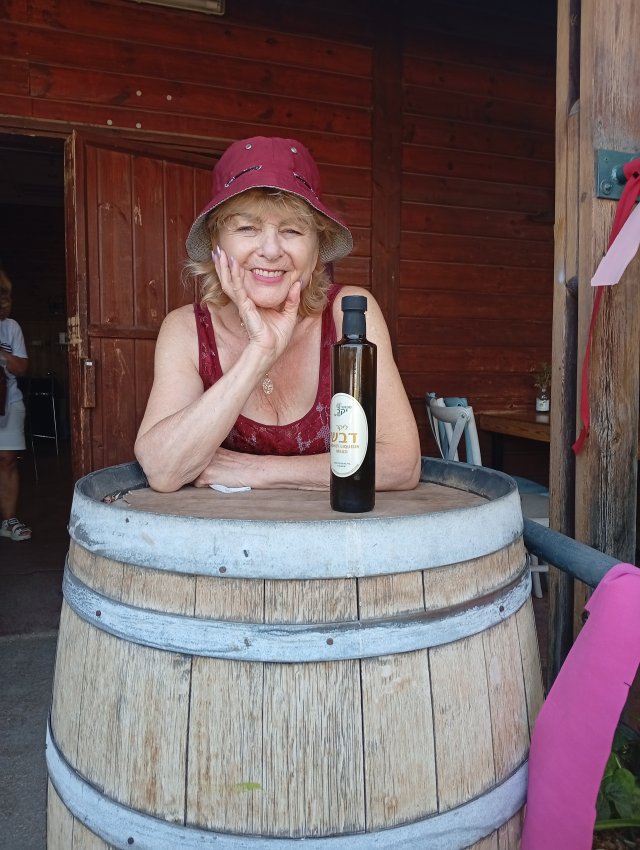 ולנטינה, 74, פתח תקווה - "date50plus"