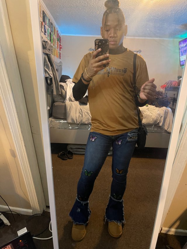 Artavious, 26, Memphis - "GayFriendly"