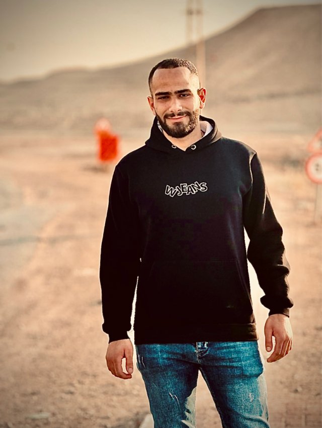 Mahmoud, 23, القدس - "Ahlam"