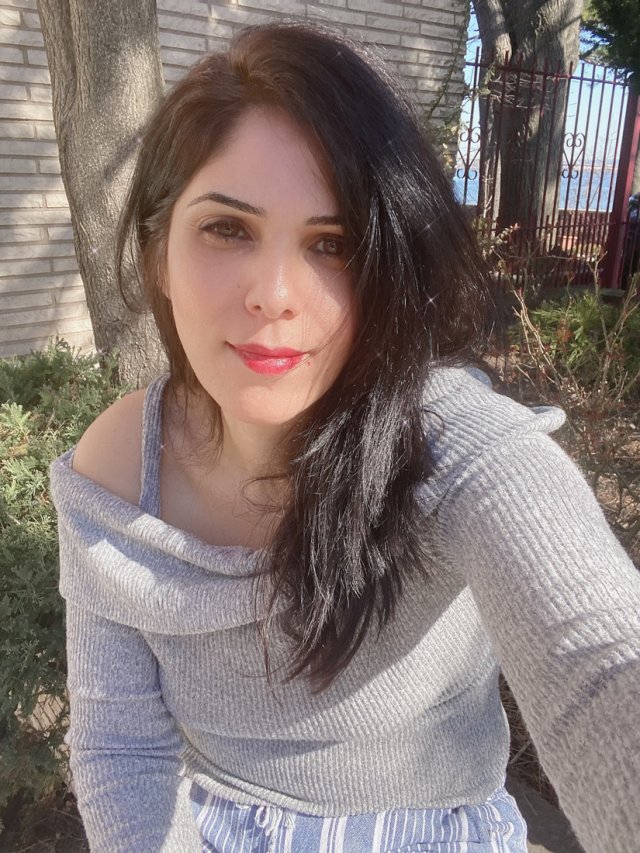 Lobna, 44, نيويورك - "Ahlam"