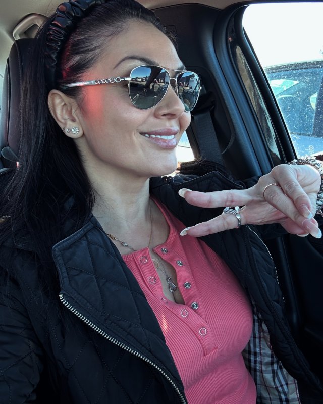 Julia, 45, Ньюмаркет - "RusDate.ca"