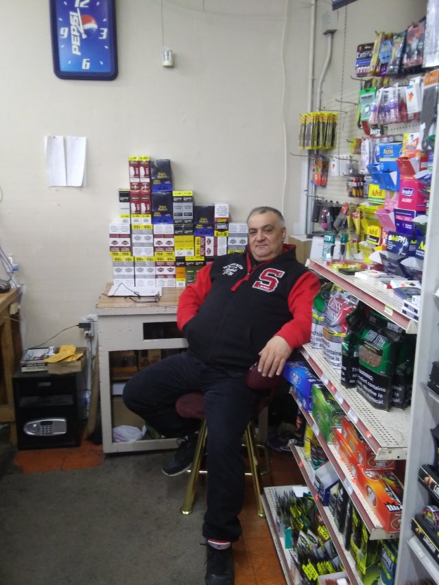 Mousa , 64, يونيونتاون - "Ahlam"