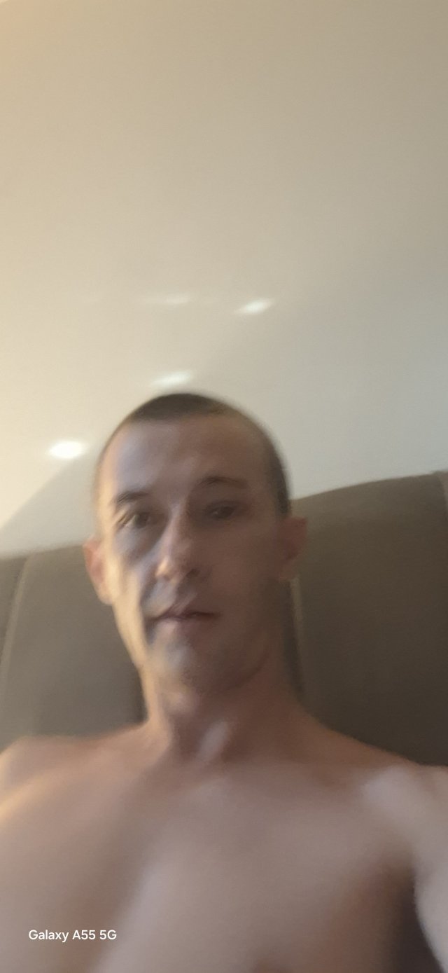 Stuart, 20, Glasgow - "GayFriendly"