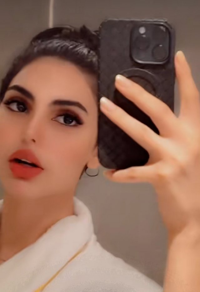 Nayyar, 23, لندن - "Ahlam"