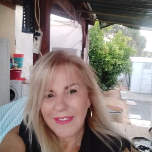 שרה פרנסיס, 66, ראשון לציון - "date50plus"