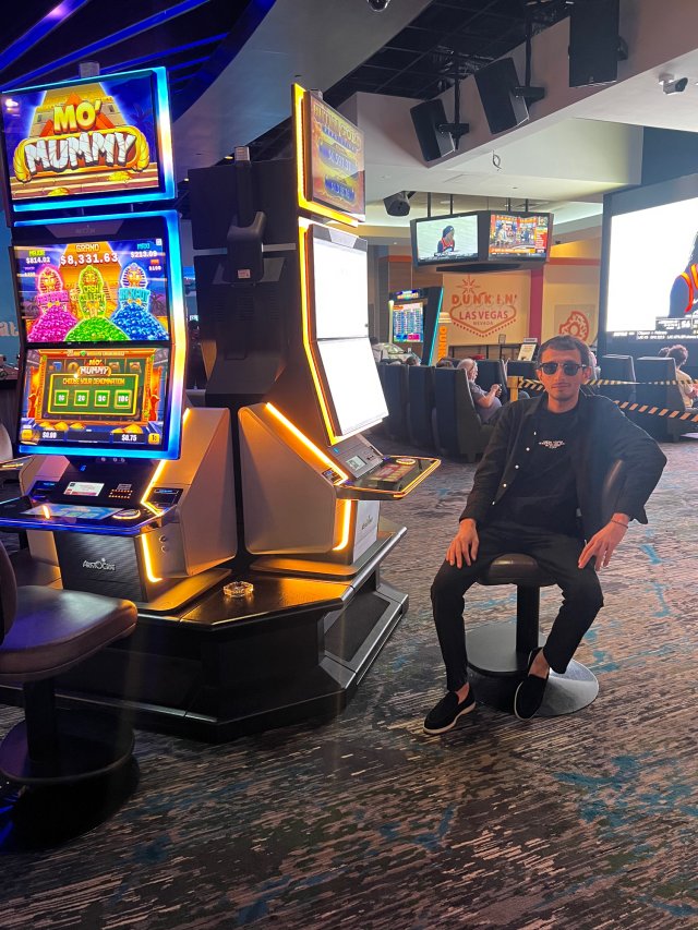 Raz, 34, Лос-Анджелес - "РусДэйт"