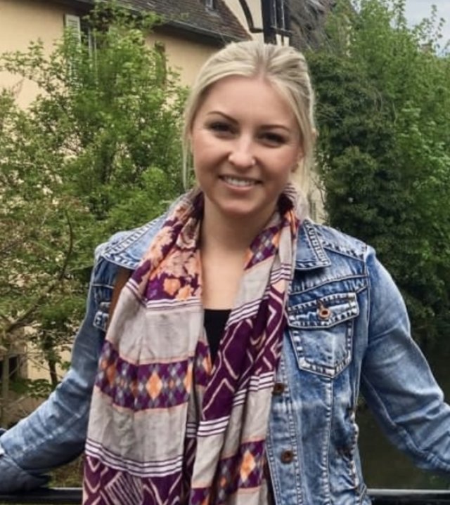 Julie Hruska, 40, نيوارك - "Ahlam"